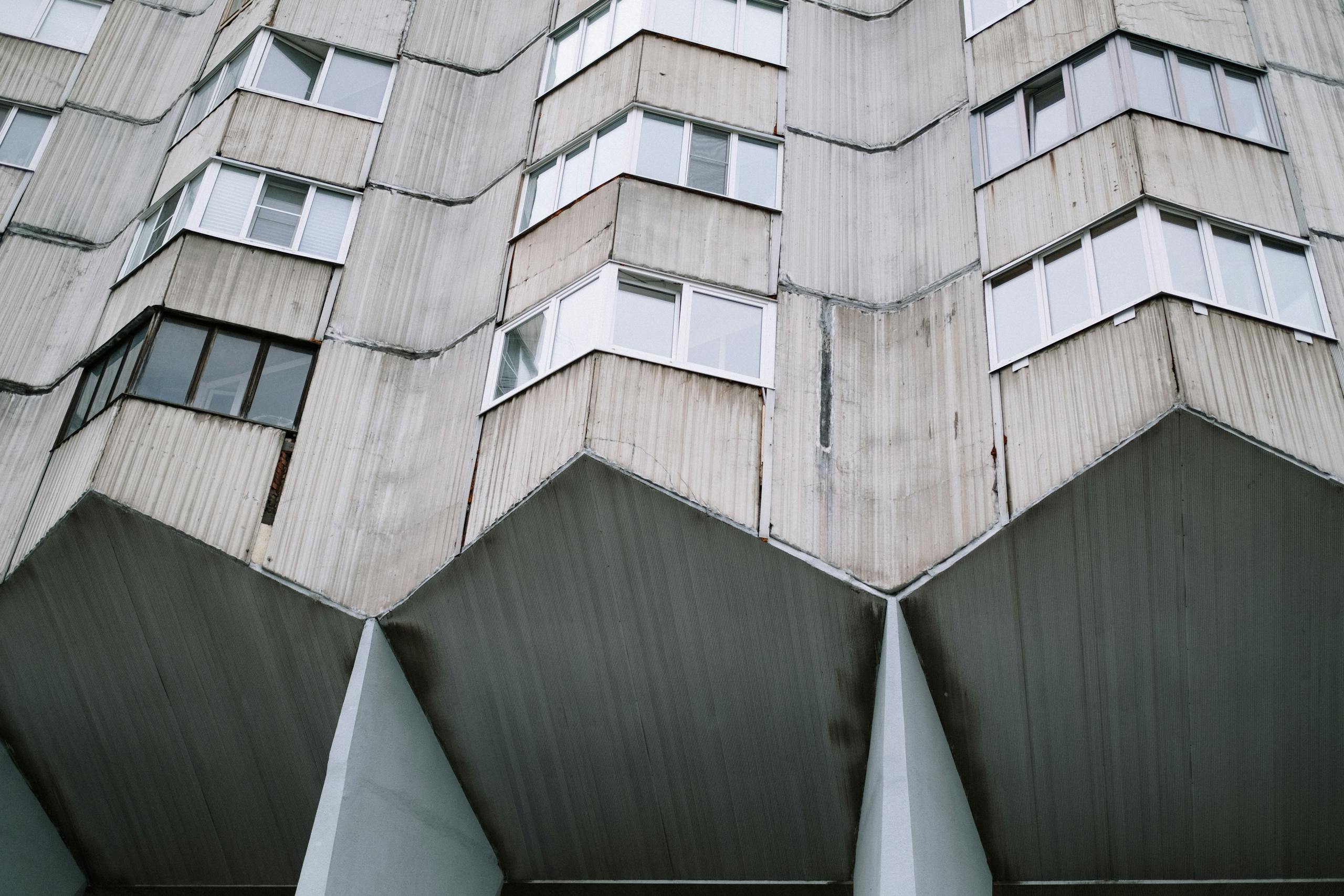 Retro Vibes: Exploring The Neo Brutalism Trend In Web Design - Happy ...